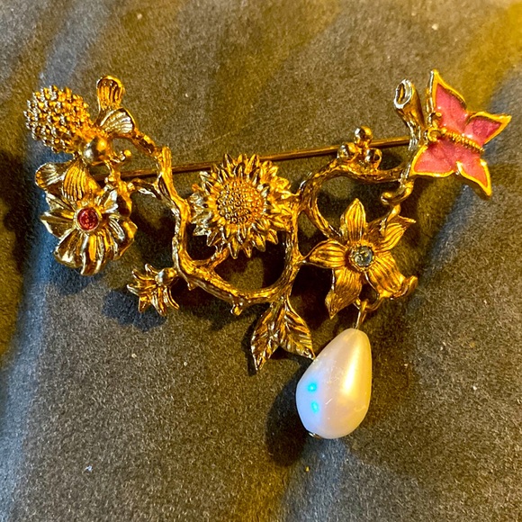 Avon | Jewelry | Vintage Avon Brooch With Flowers And Butterfly And A ...